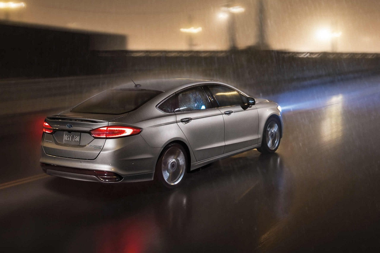 2018 Ford Fusion Energi SE Review