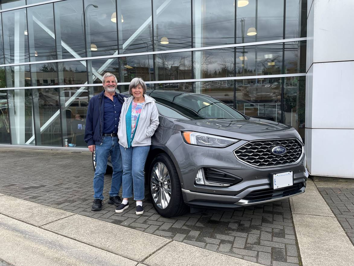 Tom & Peggy Get Into a New Ford Edge with Jimi at West Coast Ford Lincoln!